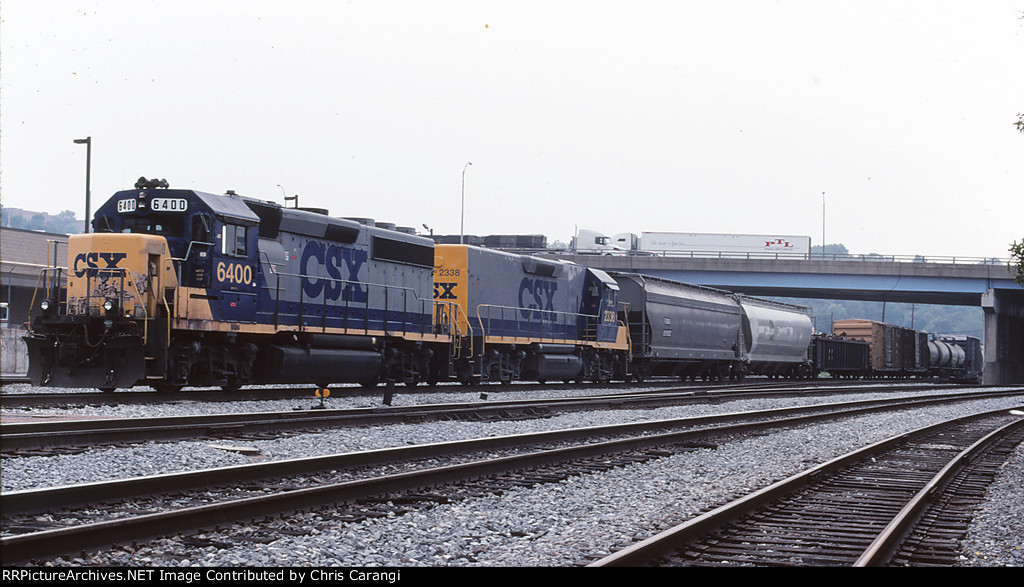 CSXT 6400 & 2338 on Q383